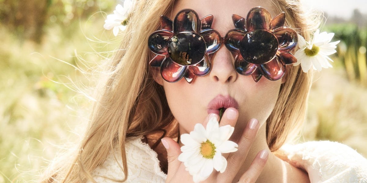 8 Best Sunglasses Trends for 2024–2025: Burgundy, Soft Ovals, Rimless ...